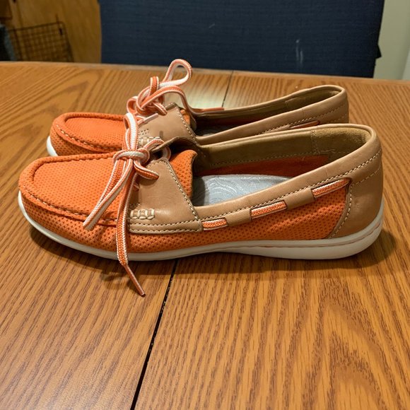 Clarks | Shoes | Very Cute Peach And Light Brown Clarks Shoes Size 5 2 ...